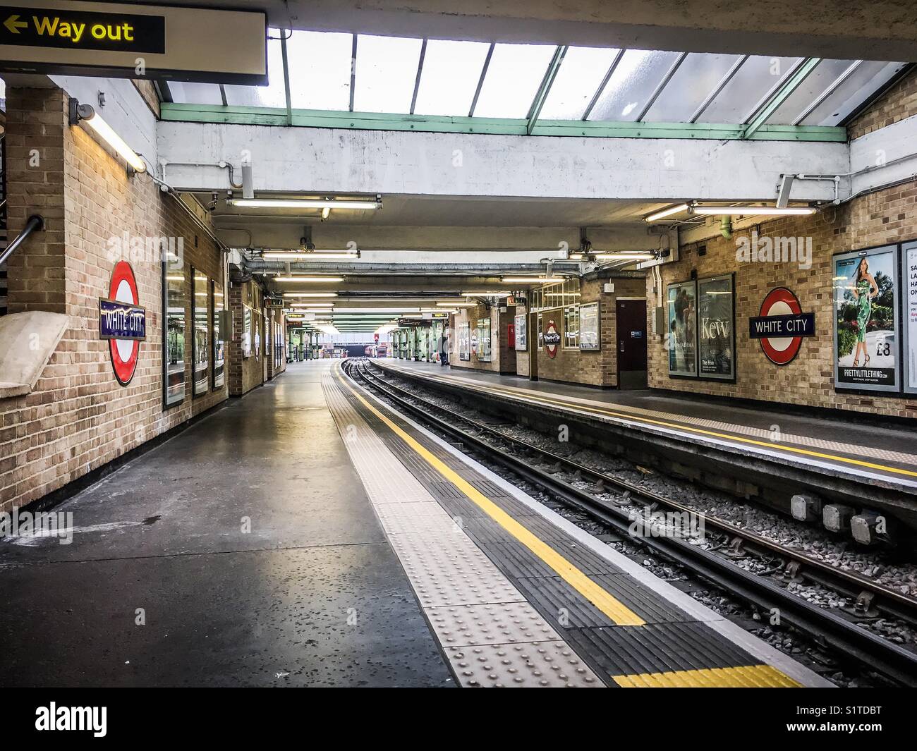White city underground station Banque de photographies et d’images à ...