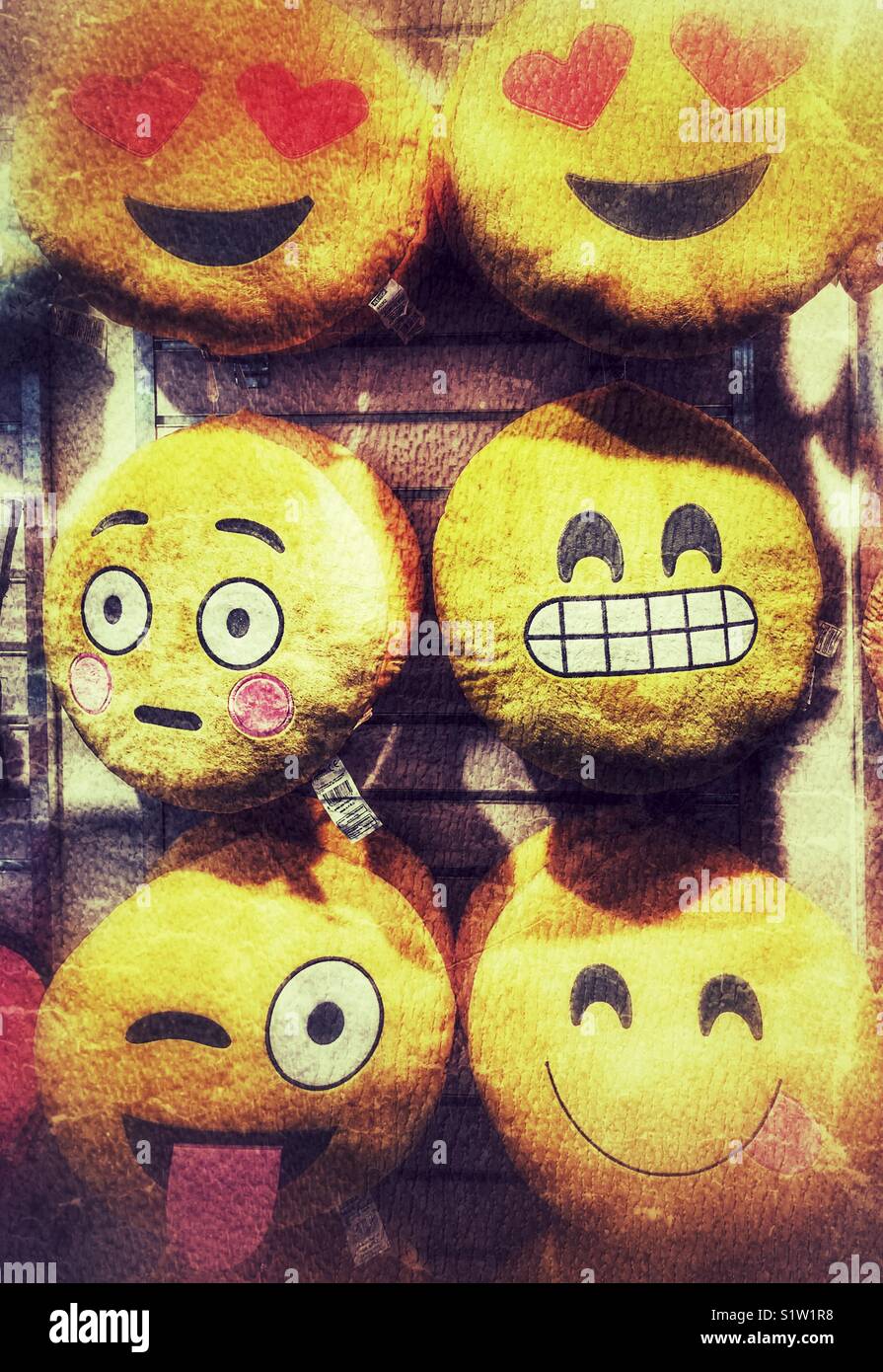 Smiley et émoticones avec emoji Banque de photographies et d’images à ...