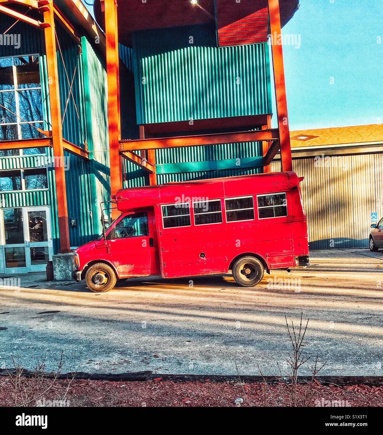 Roues de bus Banque de photographies et d’images à haute résolution - Alamy