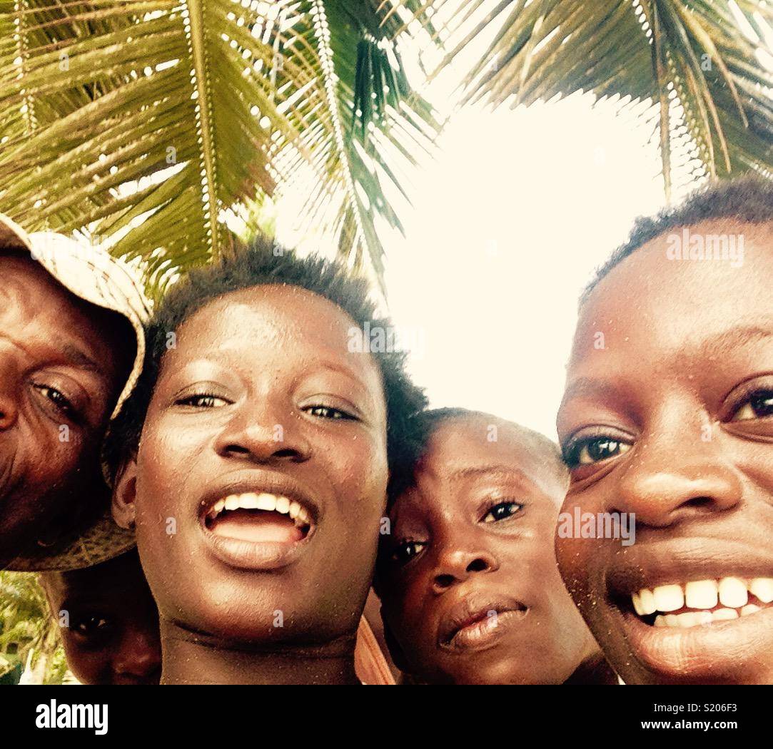 Enfants Africains Souriants Banque De Photographies Et Dimages à Haute