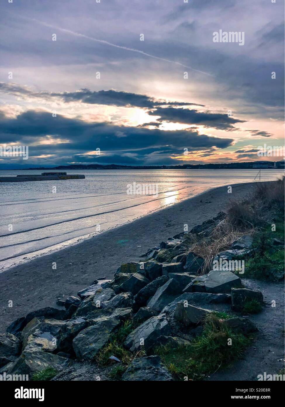Sandymount beach Banque de photographies et d’images à haute résolution ...