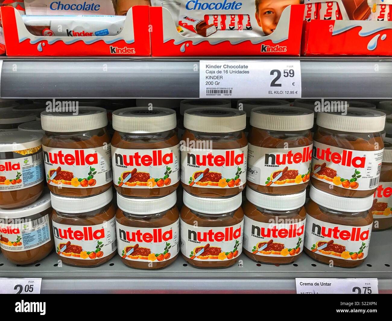Nutella pot Banque de photographies et d’images à haute résolution - Alamy
