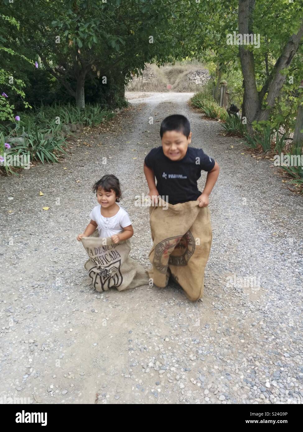 Sack race Banque de photographies et d’images à haute résolution - Alamy
