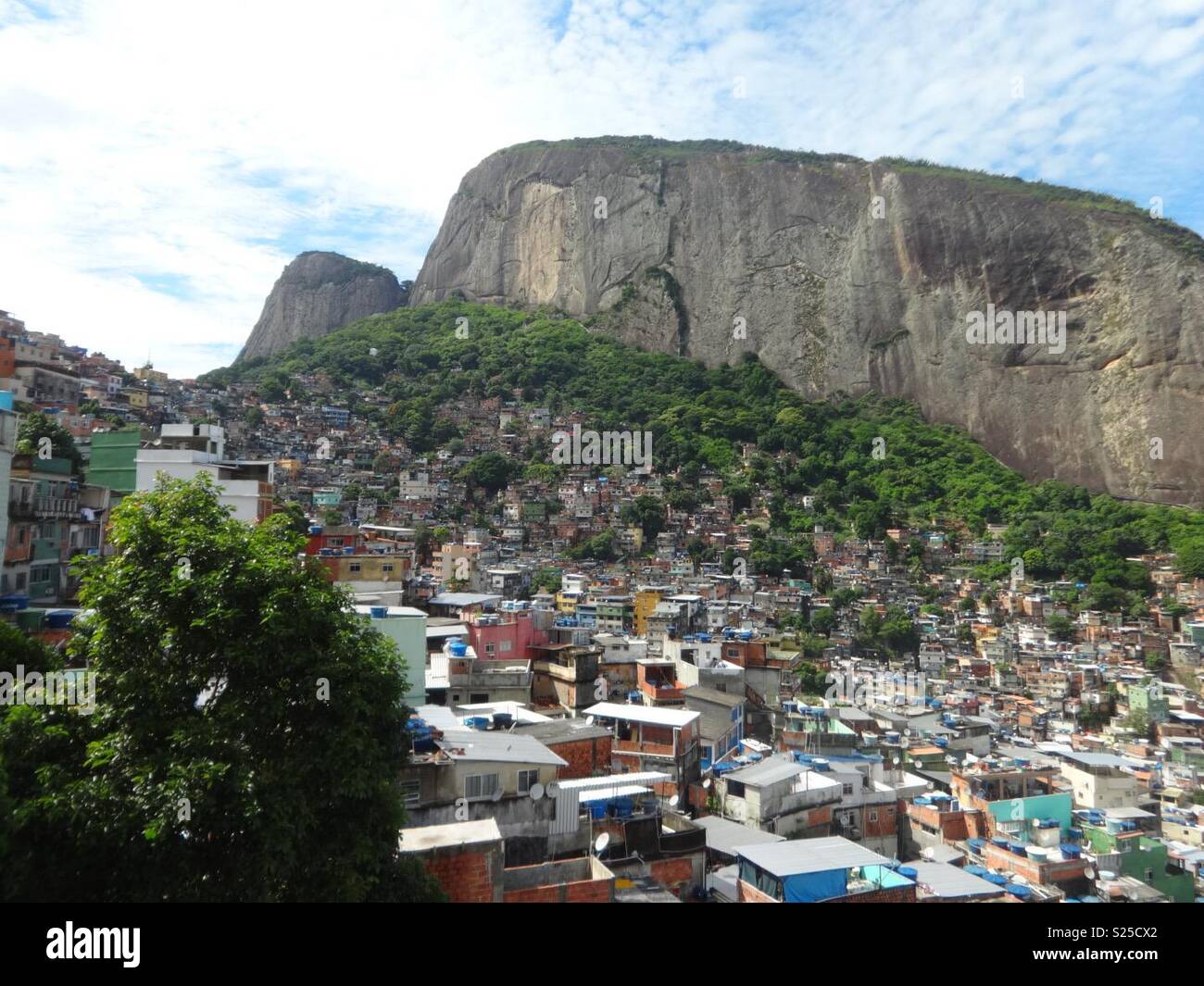 Favela brazil Banque de photographies et d’images à haute résolution ...