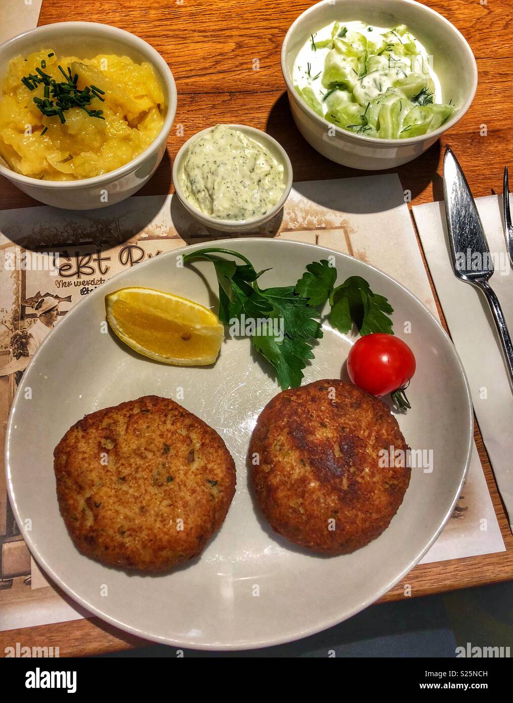 Repas typiquement allemand Banque de photographies et d’images à haute ...