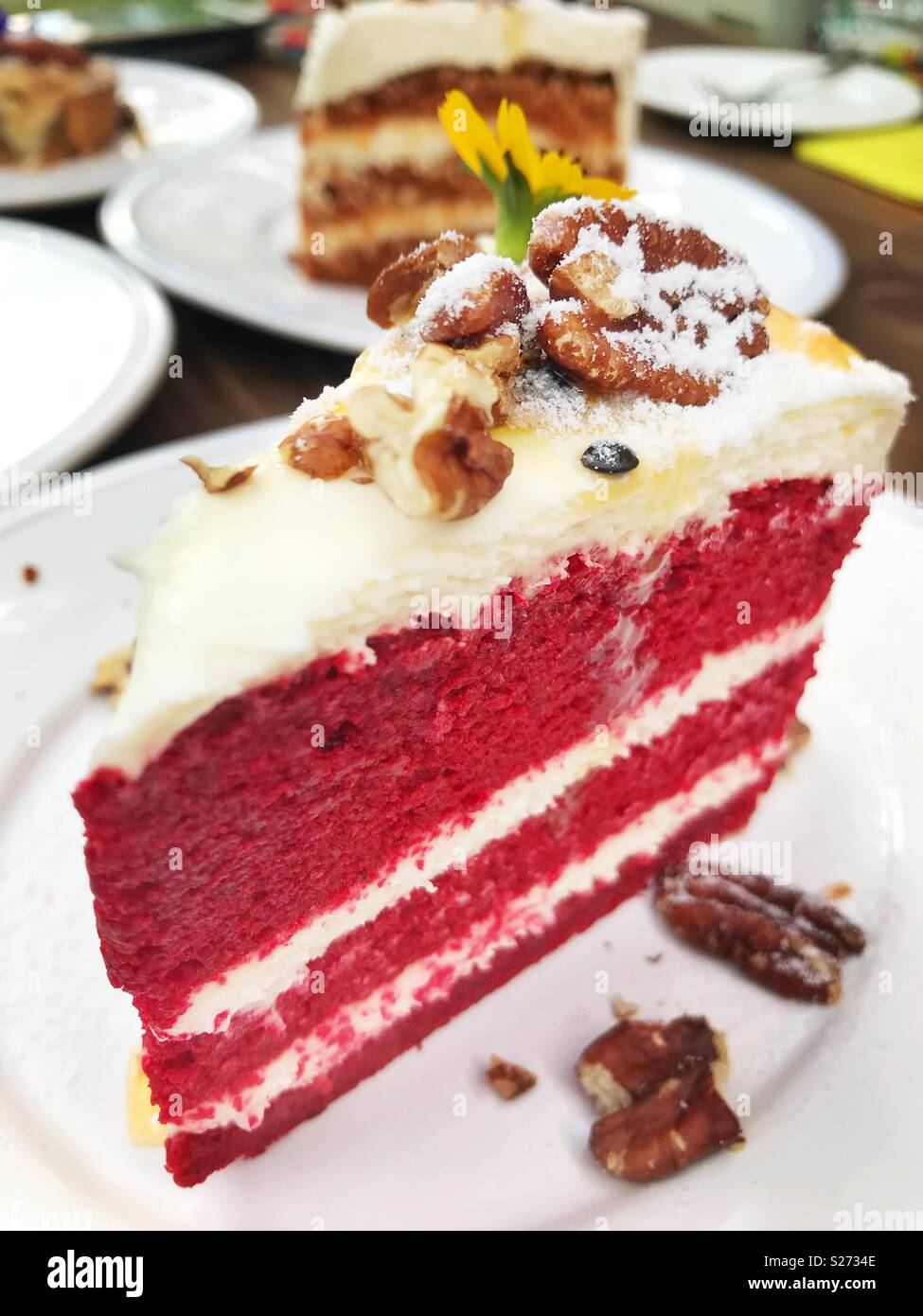 Gâteau de velours rouge Banque de photographies et d’images à haute ...