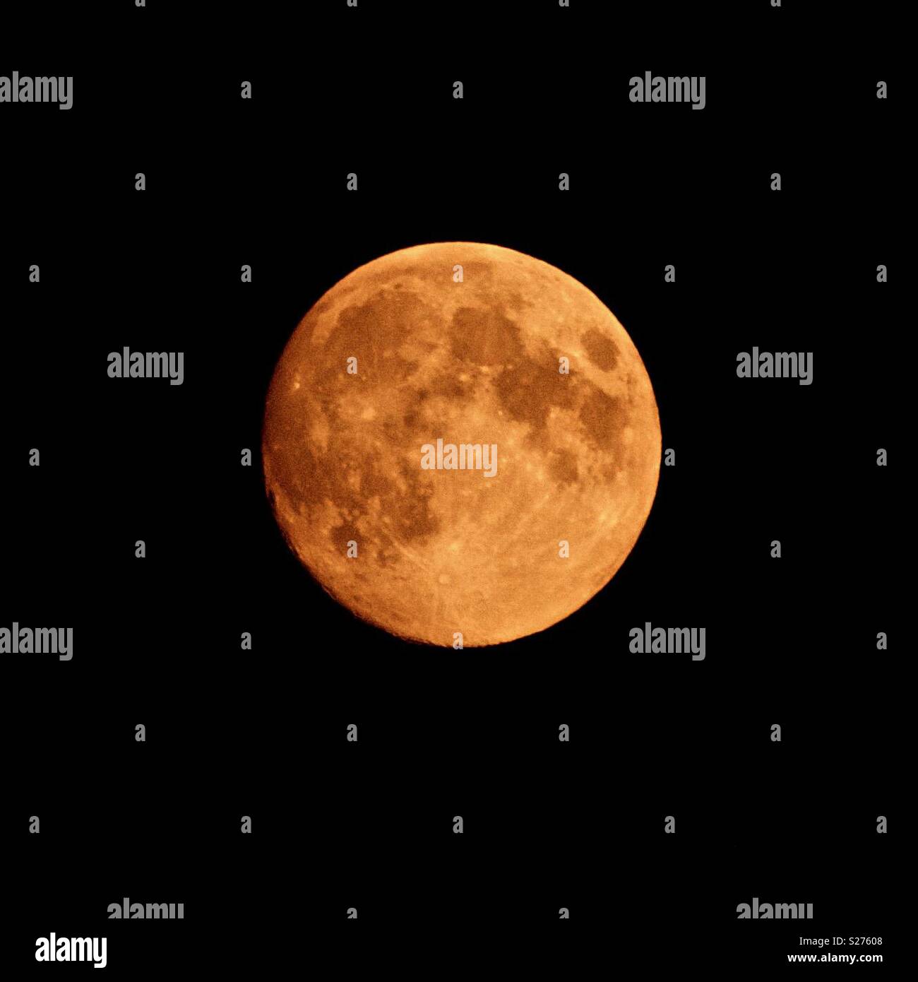 Lune orange Banque de photographies et d’images à haute résolution - Alamy