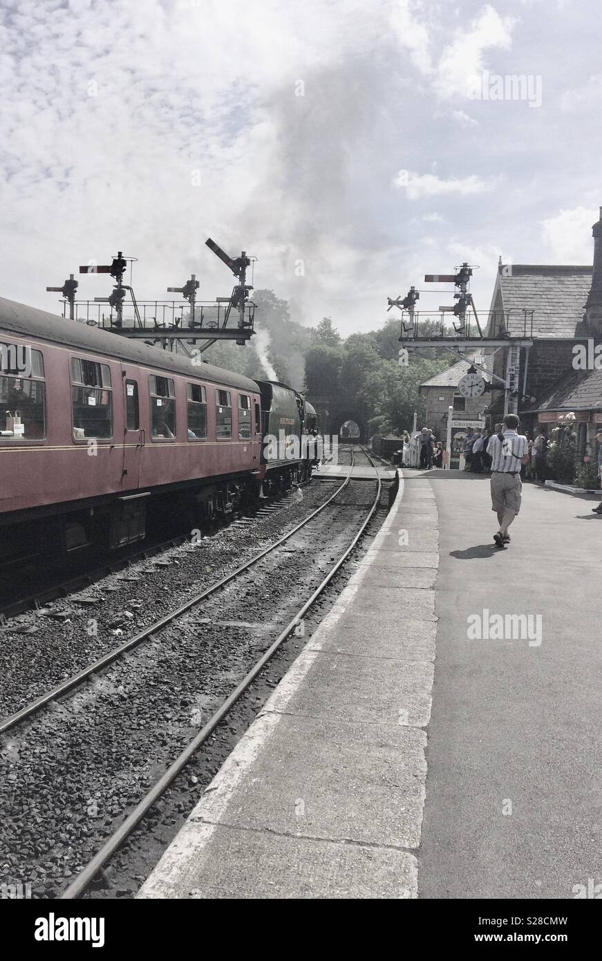 Au Depart Train Banque d'image et photos - Alamy