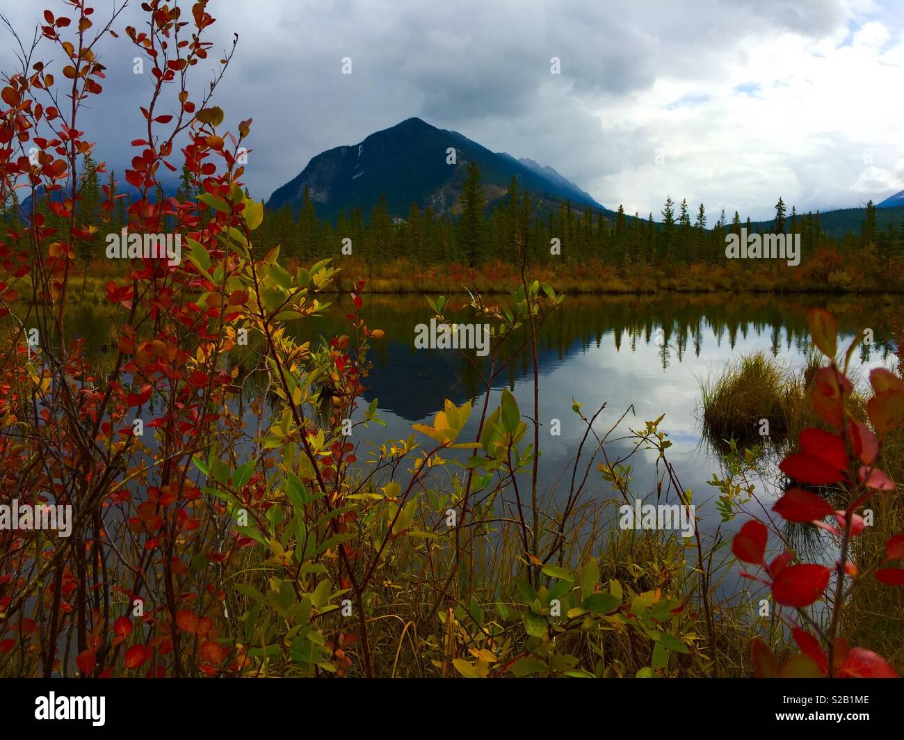 Lacs Vermillion, Banff National Park, Alberta, Canada, couleurs de l ...