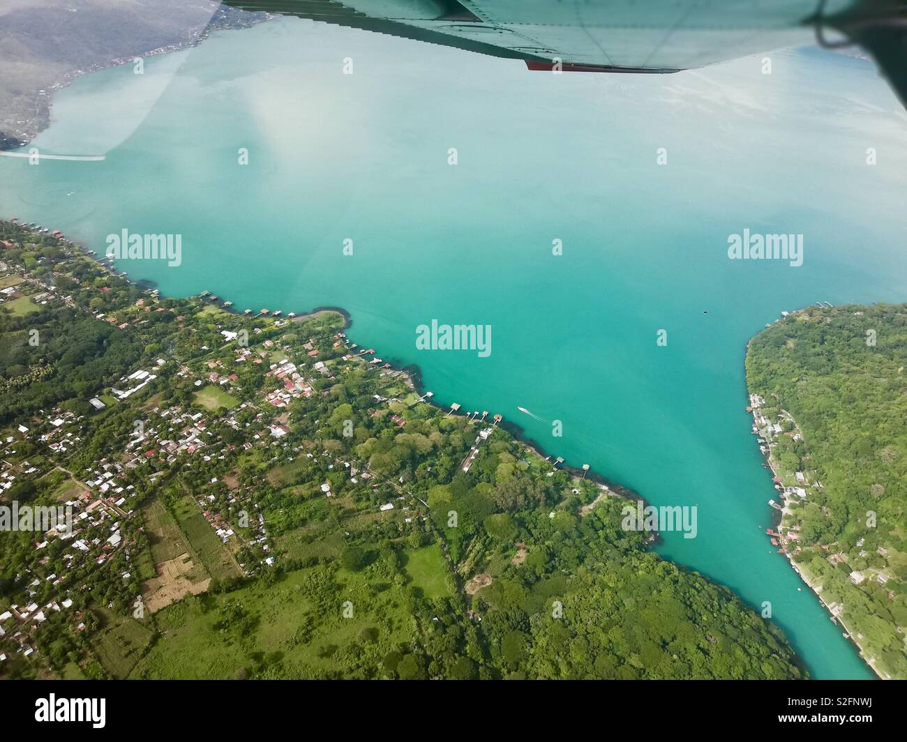 Lac de coatepeque Banque de photographies et d’images à haute ...