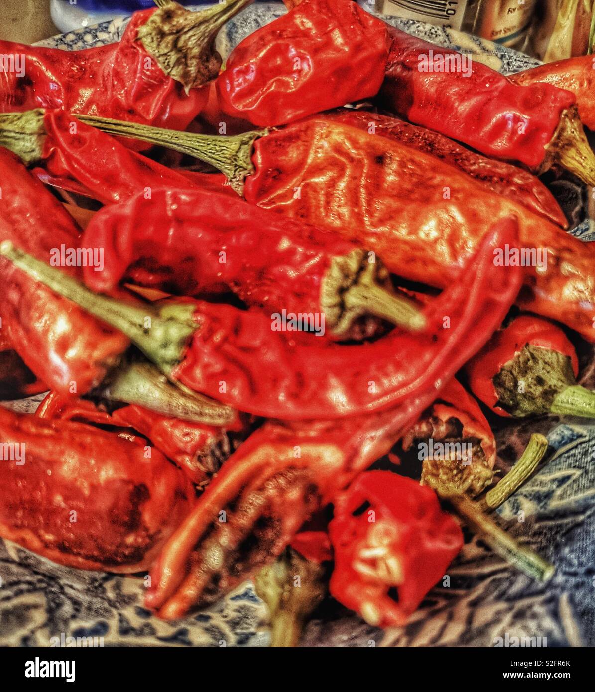 Bowl of red chillies Banque de photographies et d’images à haute ...