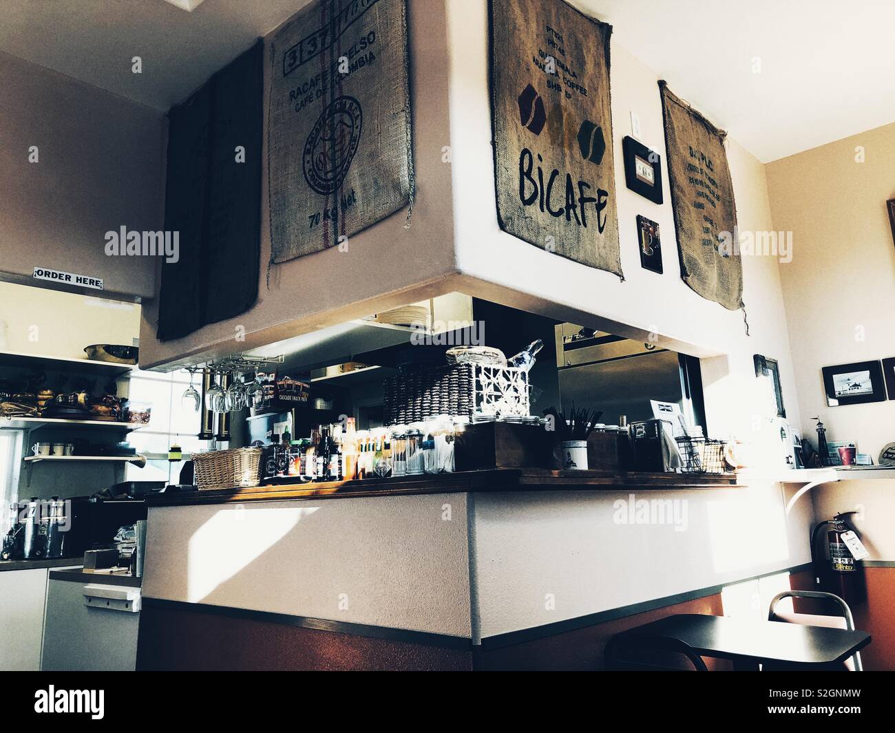 Café local Banque de photographies et d’images à haute résolution - Alamy