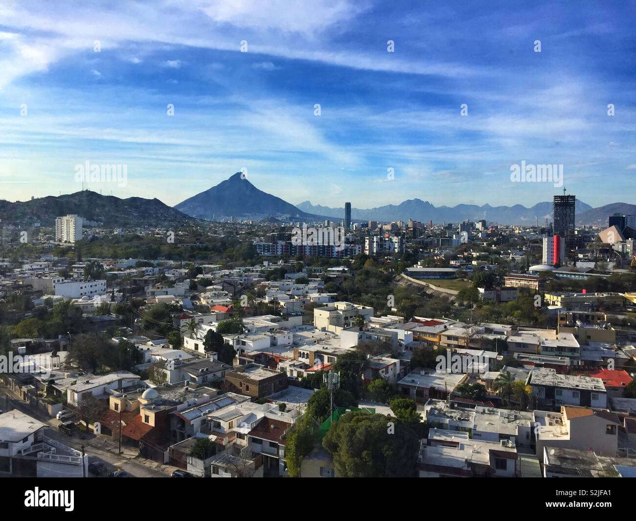 La ville de monterrey Banque de photographies et d’images à haute ...