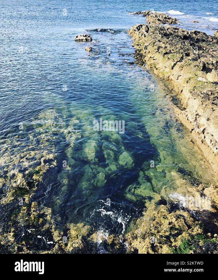 Rochers de la mer Banque de photographies et d’images à haute ...