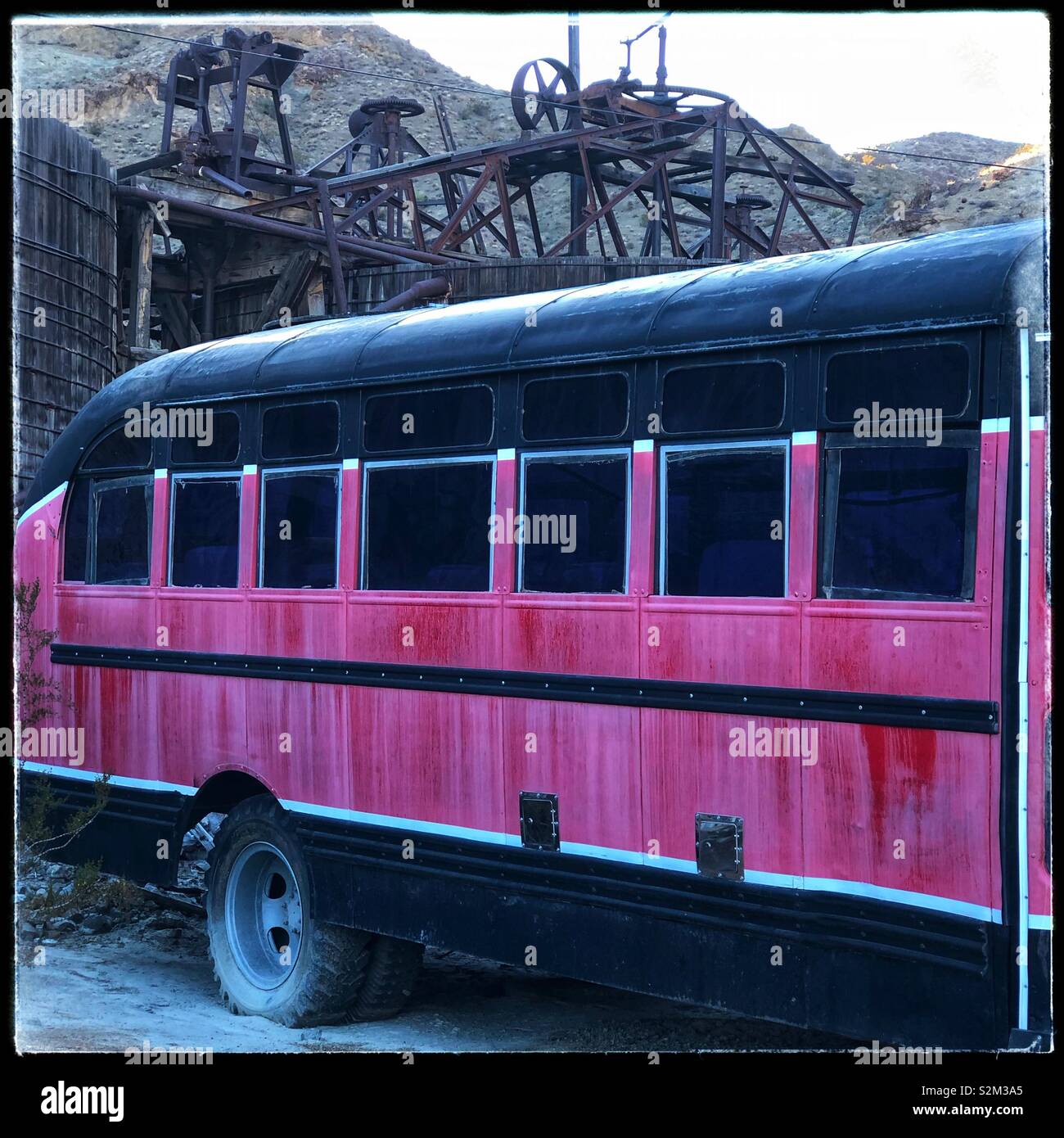 Pink bus Banque de photographies et d’images à haute résolution - Alamy