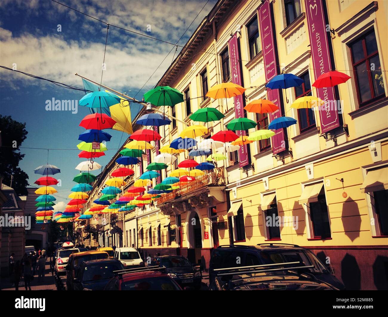 Décoration de rue parapluies Banque de photographies et d’images à ...