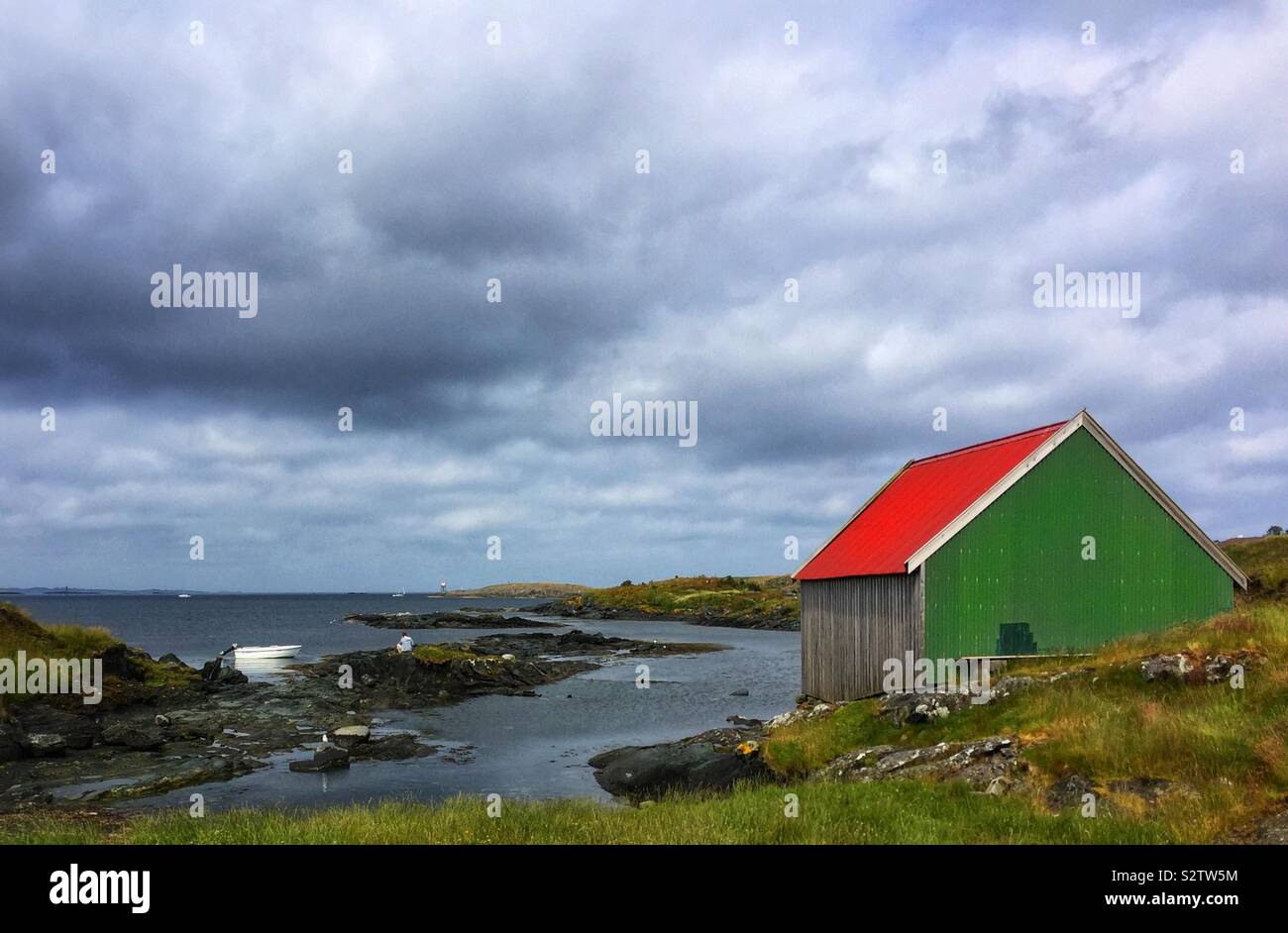 Maison toit rouge Banque de photographies et d’images à haute ...