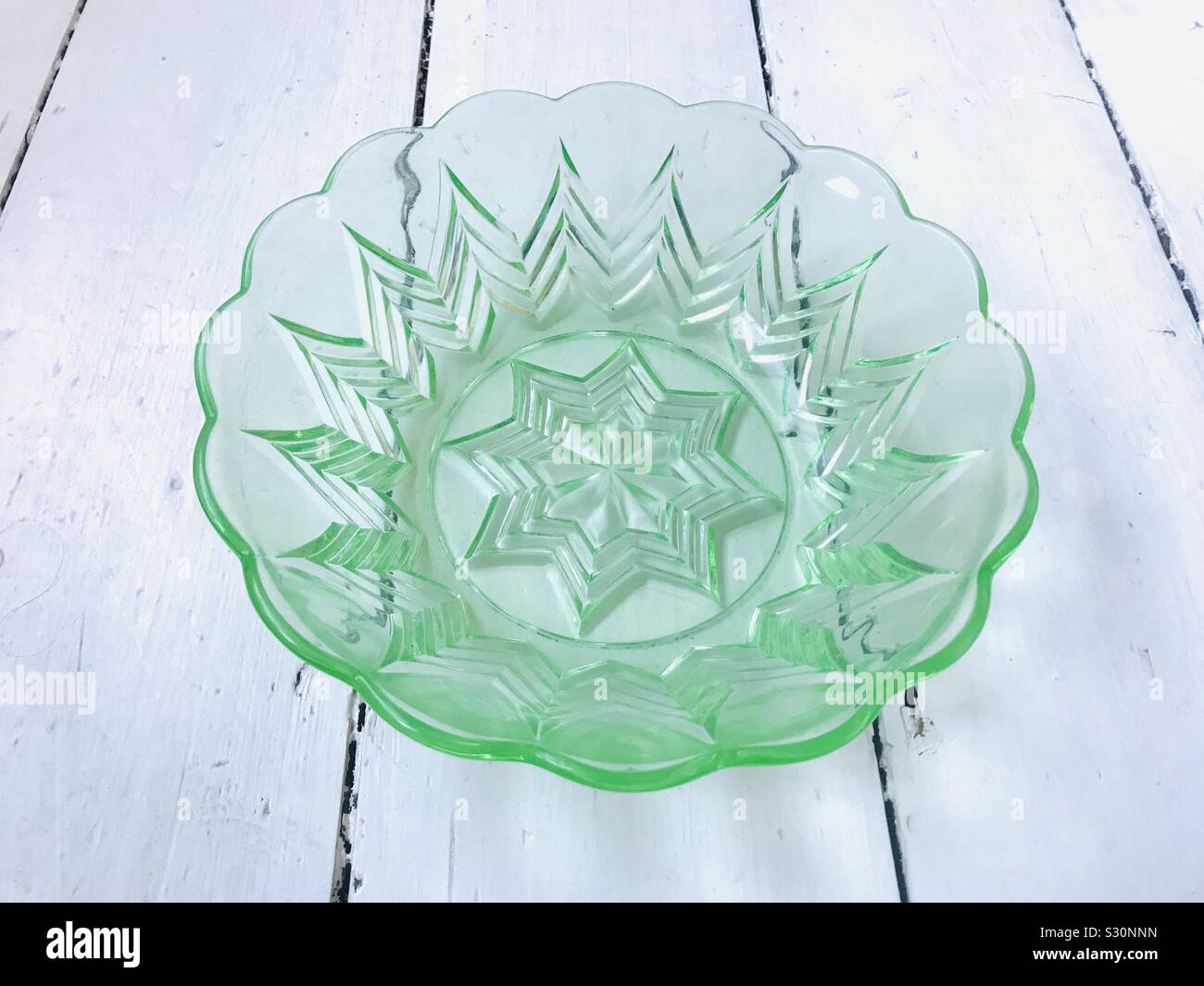 Uranium glass Banque de photographies et d’images à haute résolution ...