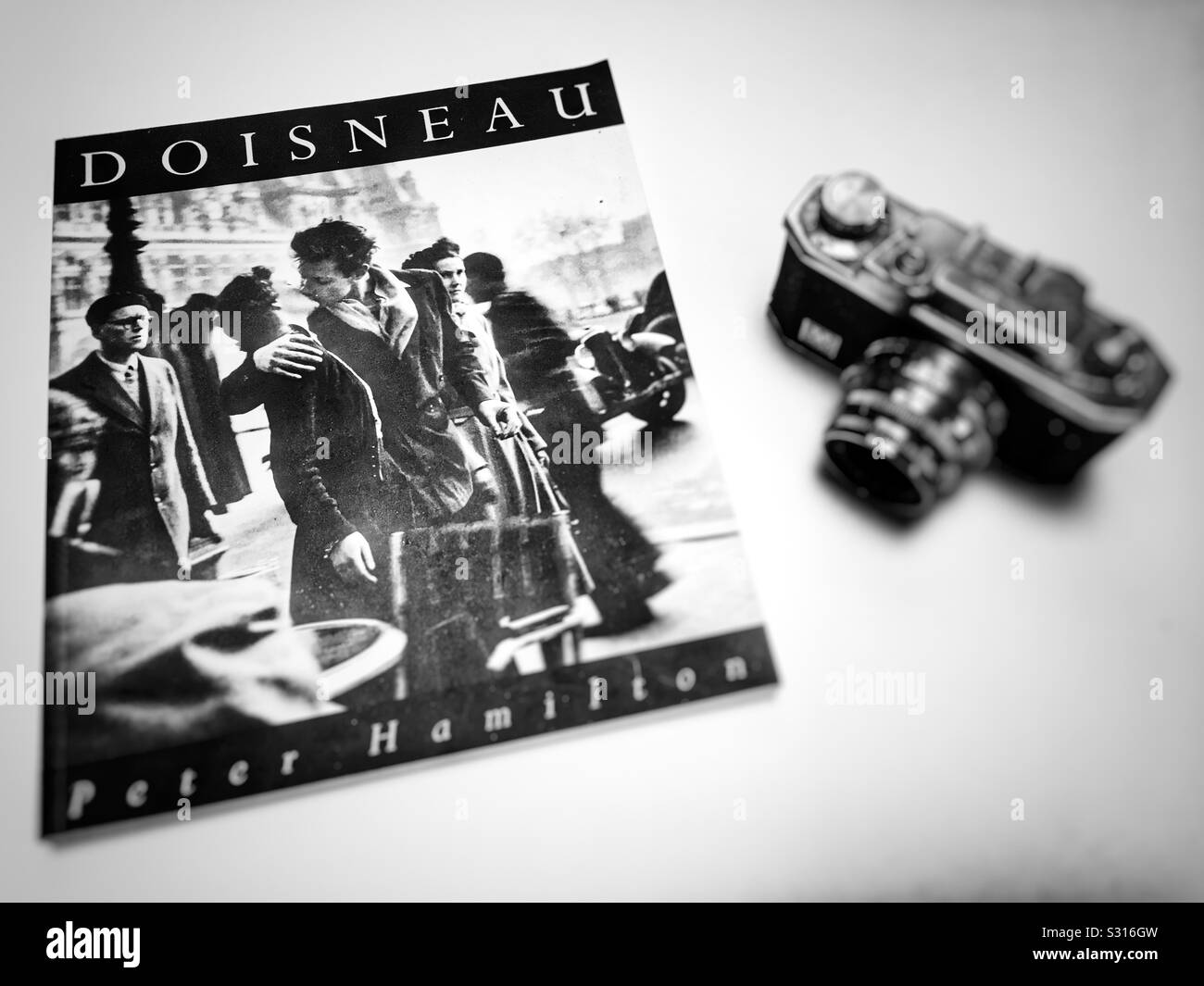 Robert doisneau Banque de photographies et d’images à haute résolution - Alamy