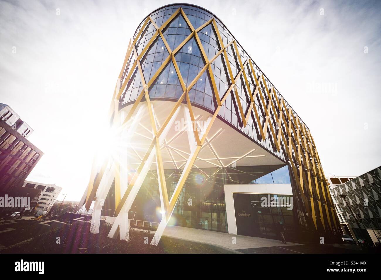 The catalyst building Banque de photographies et d’images à haute ...