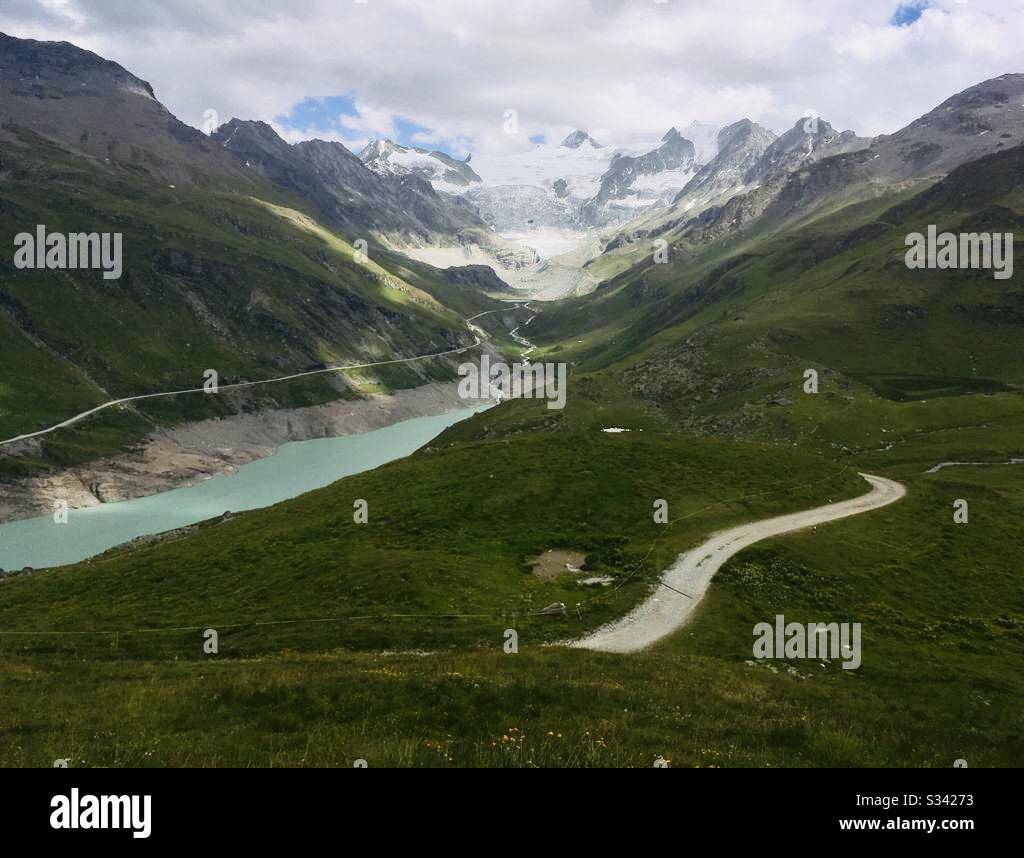 Barrage de moiry Banque de photographies et d’images à haute résolution ...