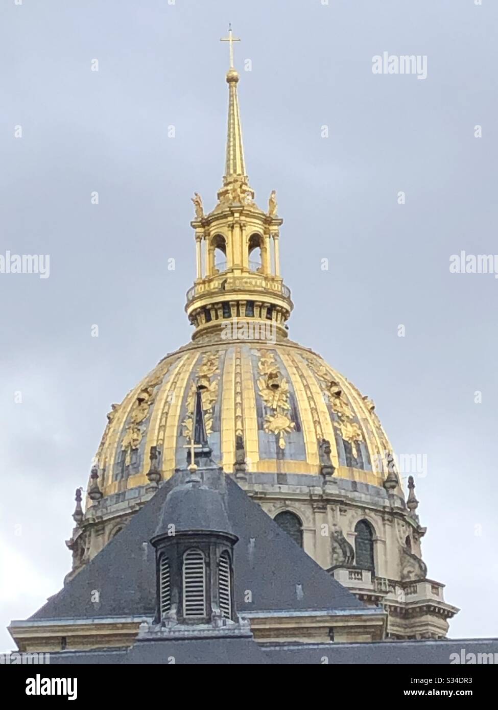 Eglise saint louis des invalides Banque de photographies et d’images à ...