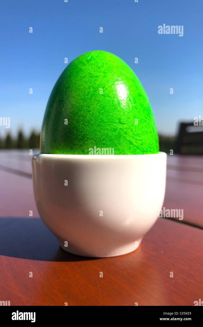 Oeuf à colorier Banque de photographies et d’images à haute résolution ...