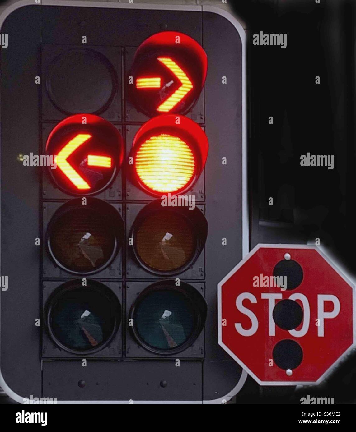 Feux De Signalisation Sur Rouge Banque d'image et photos - Alamy