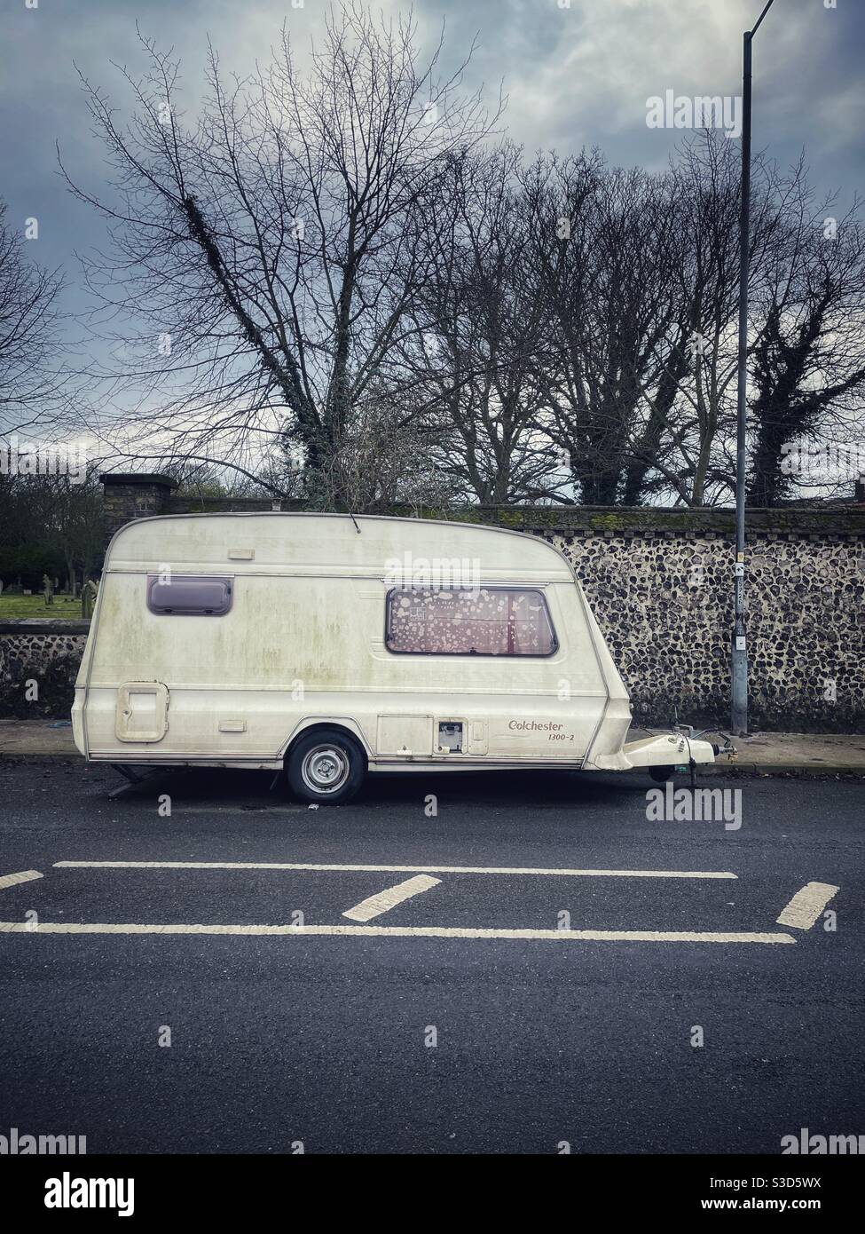 Sad caravan Banque de photographies et d’images à haute résolution - Alamy