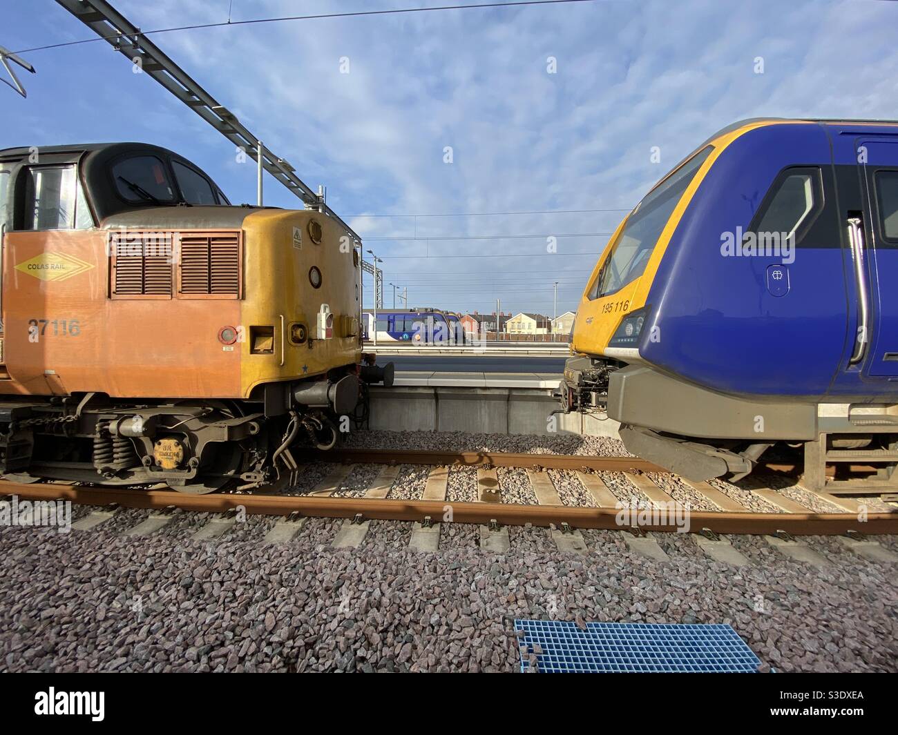 Anciens nouveaux trains Banque de photographies et d’images à haute résolution - Alamy
