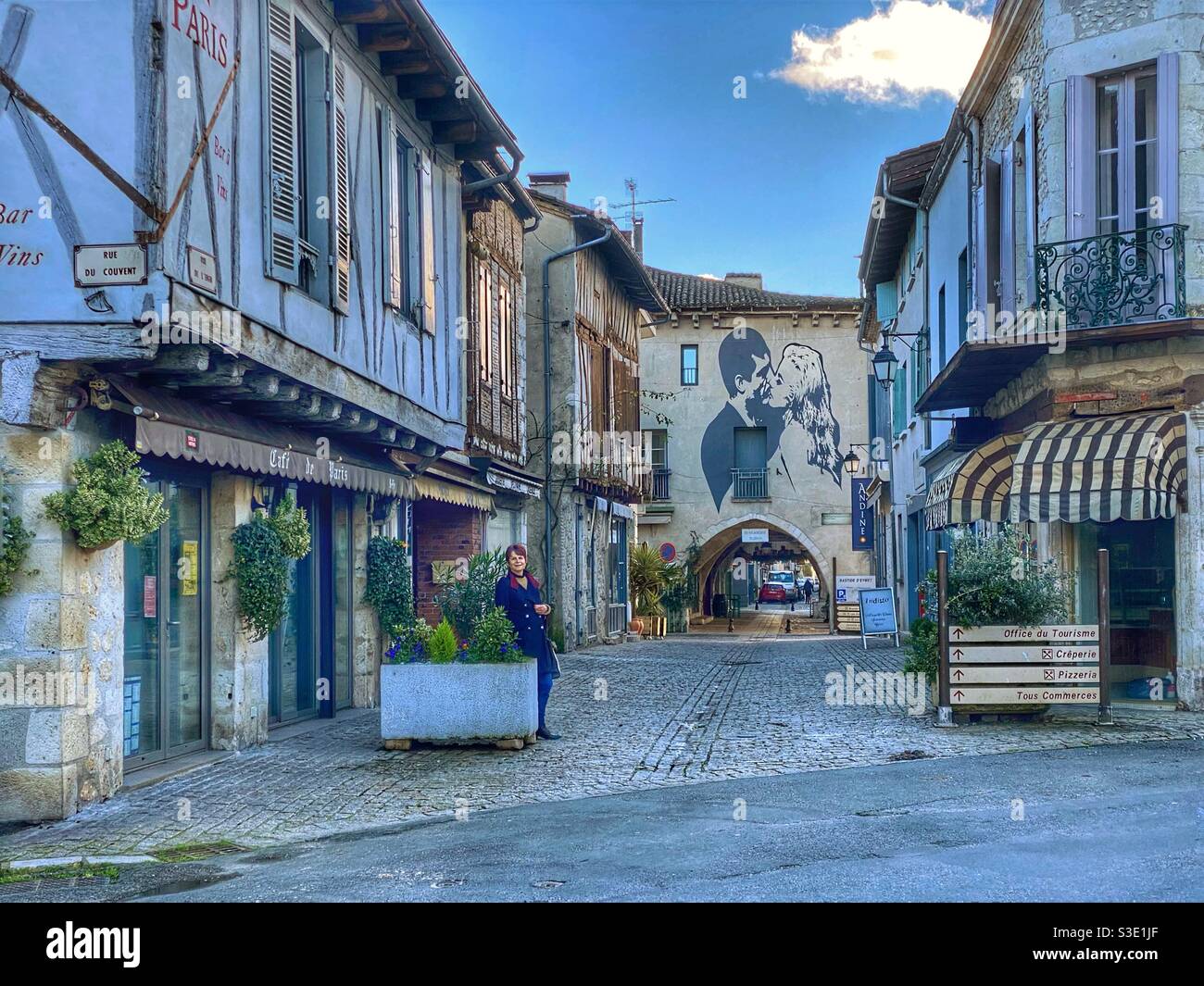 Eymet village Banque de photographies et d’images à haute résolution ...