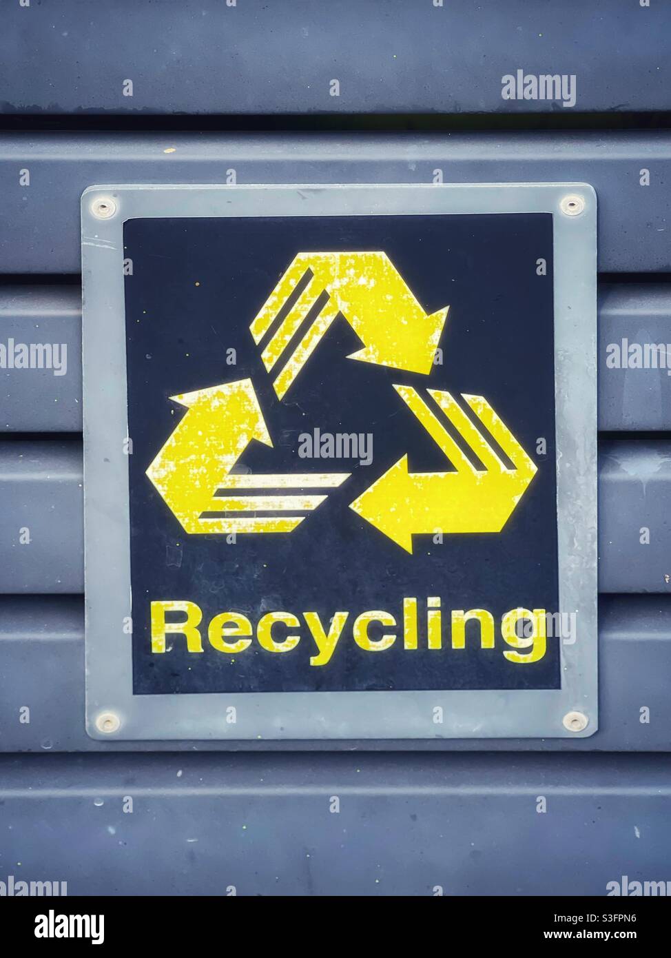 Signe de recyclage jaune Banque de photographies et d’images à haute ...