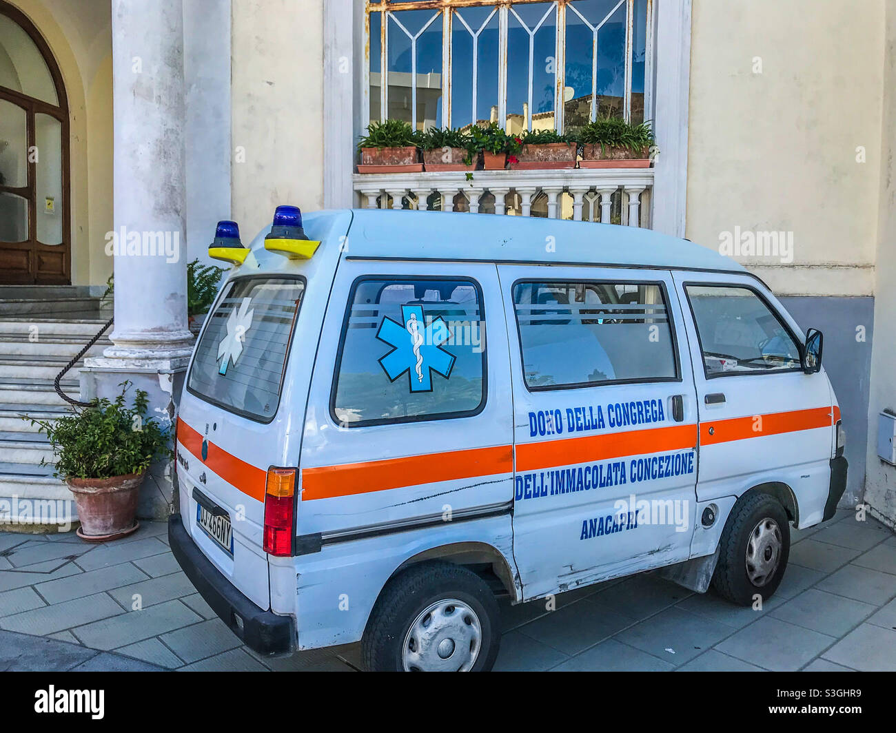 Petite ambulance Banque de photographies et d’images à haute résolution ...