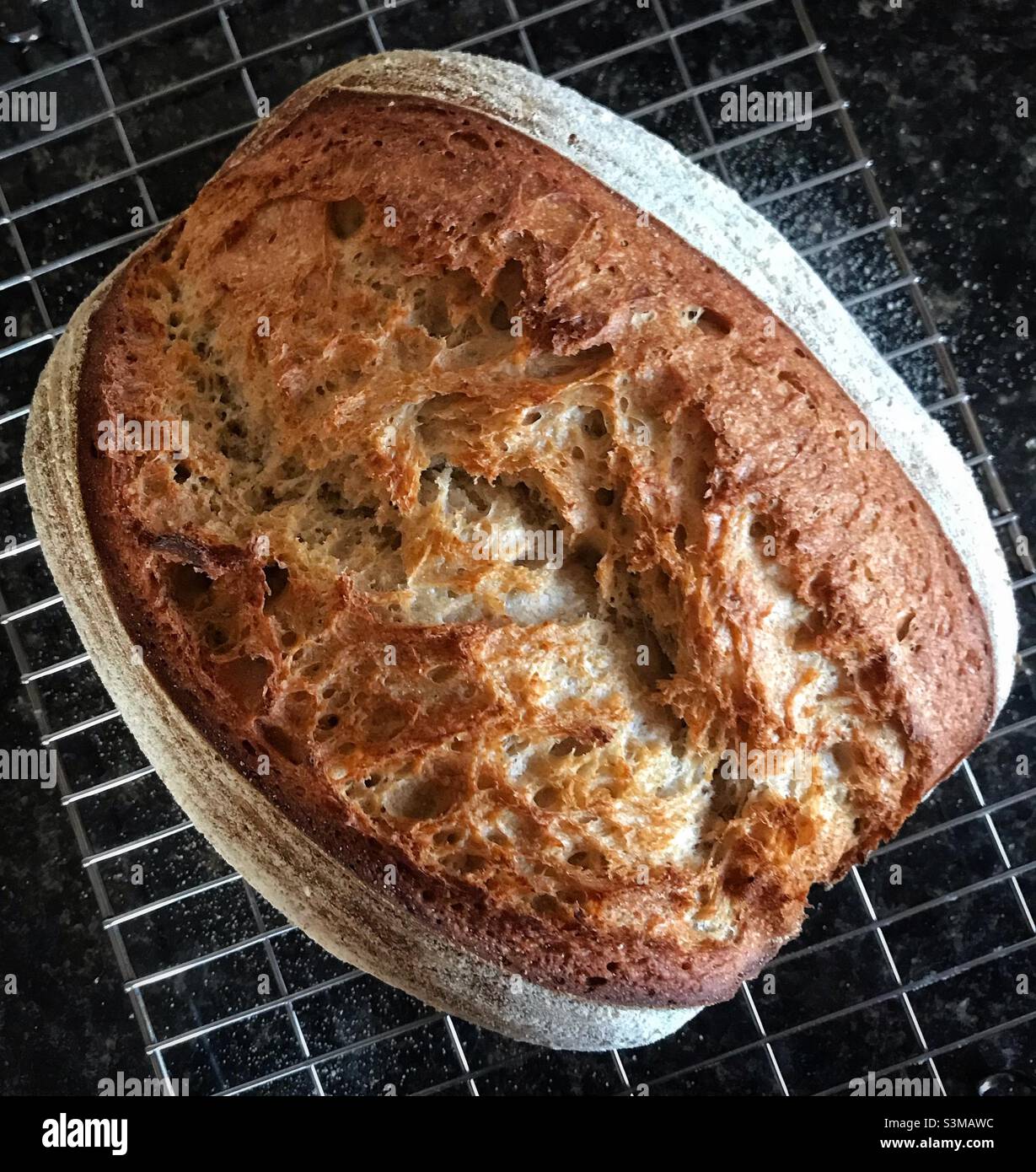 Sourdough risen bread Banque de photographies et d’images à haute ...