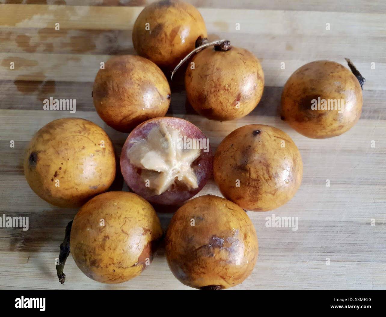 Agbalumo, alasa ou udara, pomme star africaine, cerise africaine, fruit ...