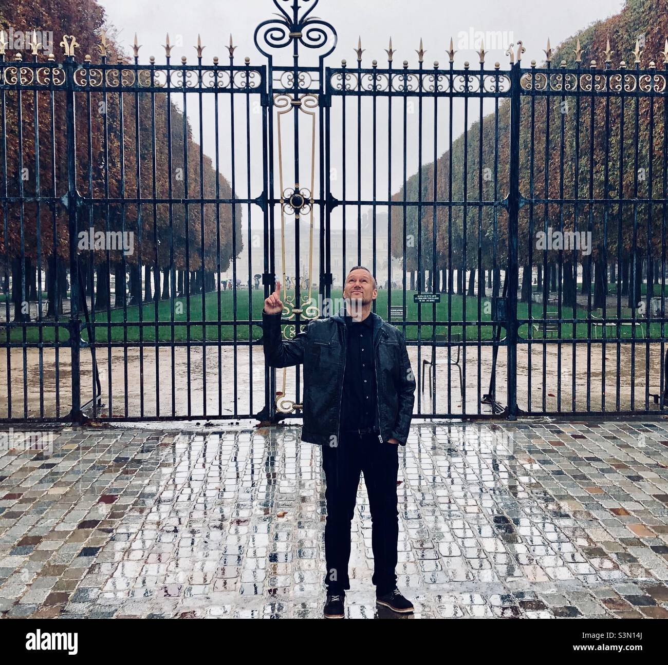 Paris pluie Banque de photographies et d’images à haute résolution - Alamy