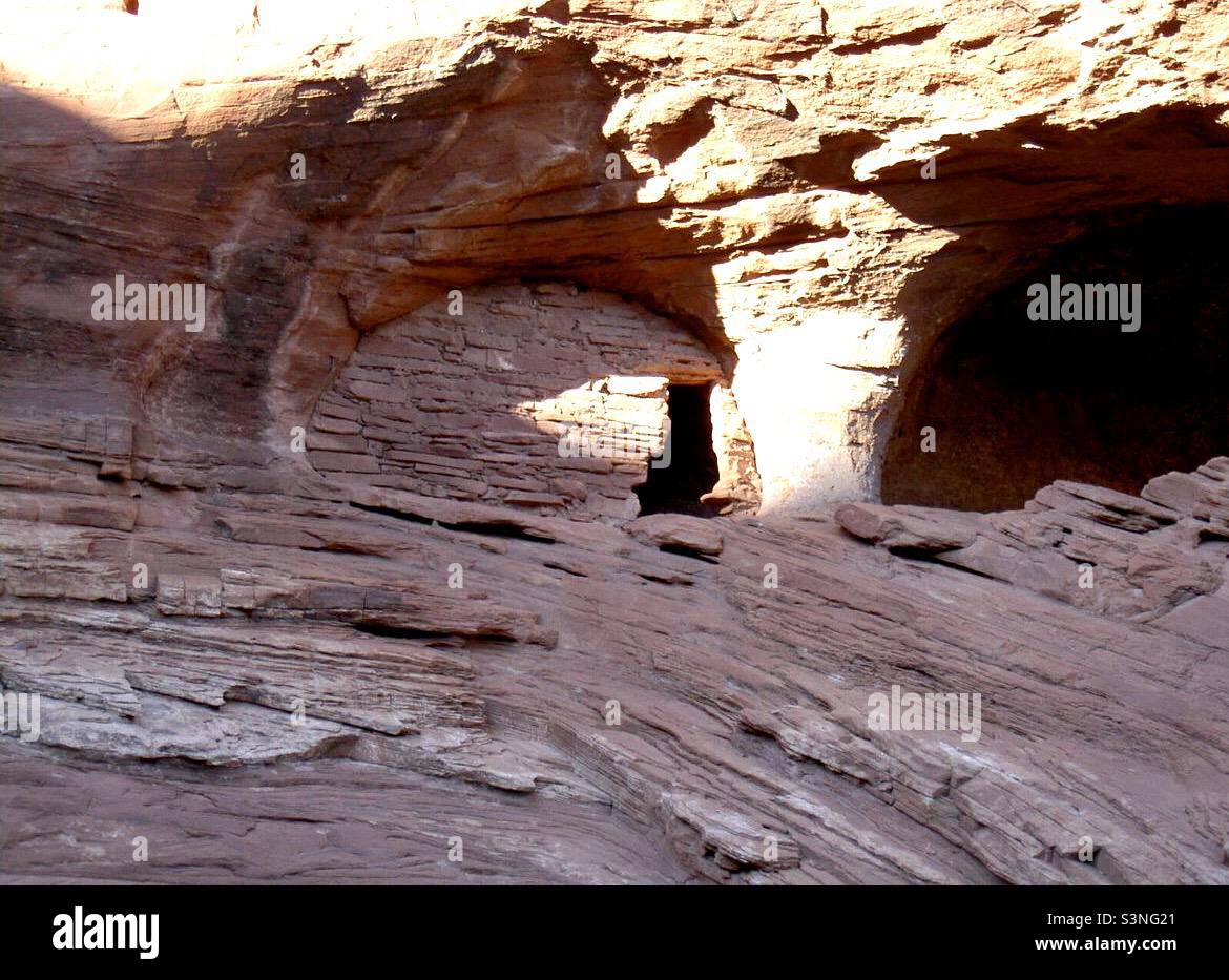 Caves cave dwelling Banque de photographies et d’images à haute ...