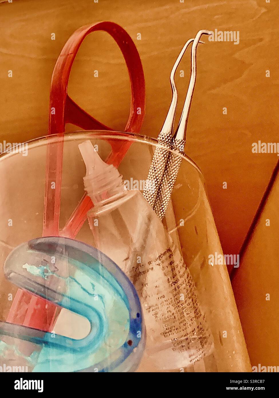 Kit dentaire Banque de photographies et d’images à haute résolution - Alamy