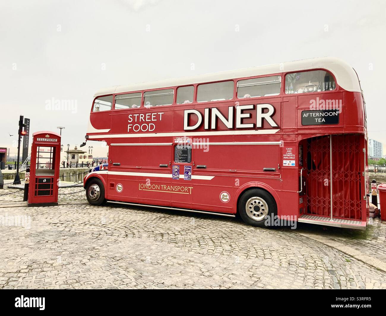 Bus de restauration de rue liverpool Banque de photographies et d ...