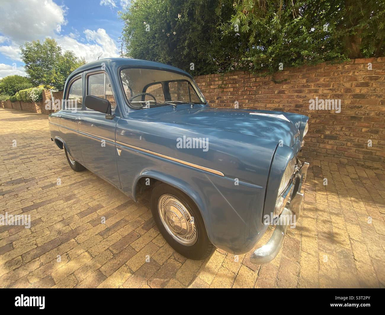 Ford prefect classic car Banque de photographies et d’images à haute ...