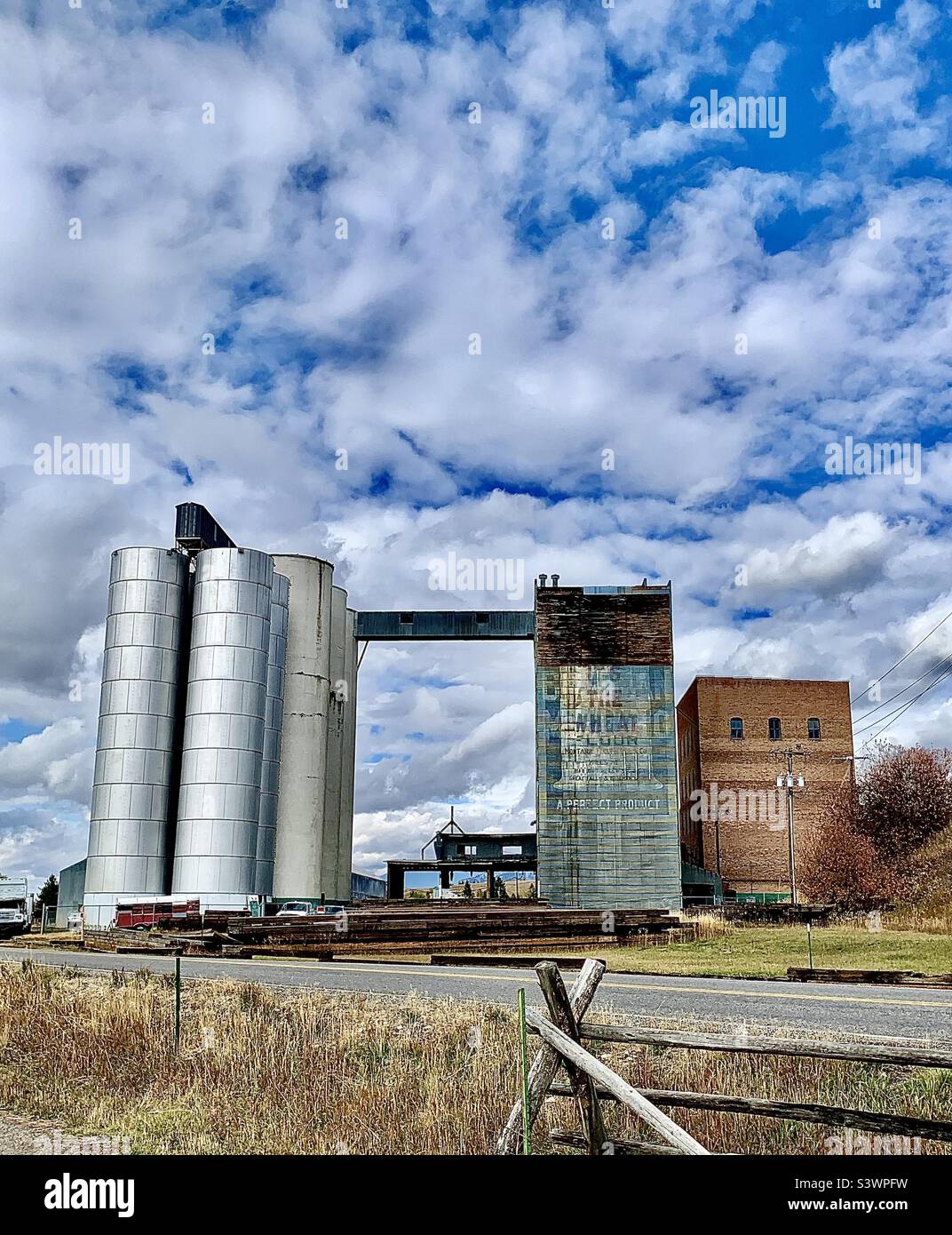Vieux silo à grain Banque de photographies et d’images à haute ...