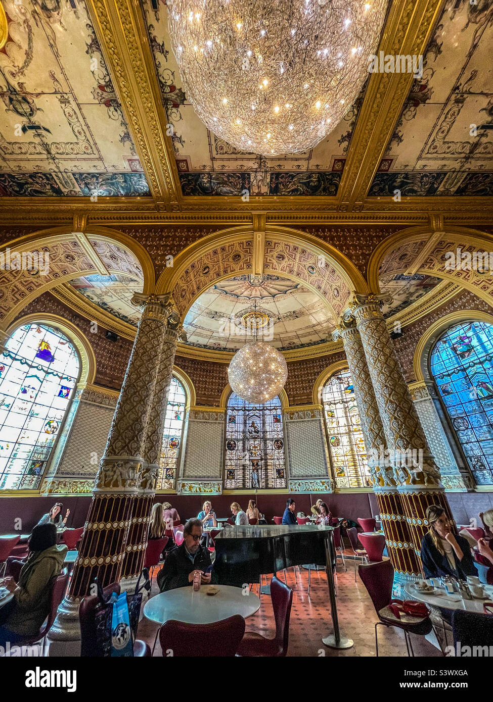 Museum cafe Banque de photographies et d’images à haute résolution - Alamy