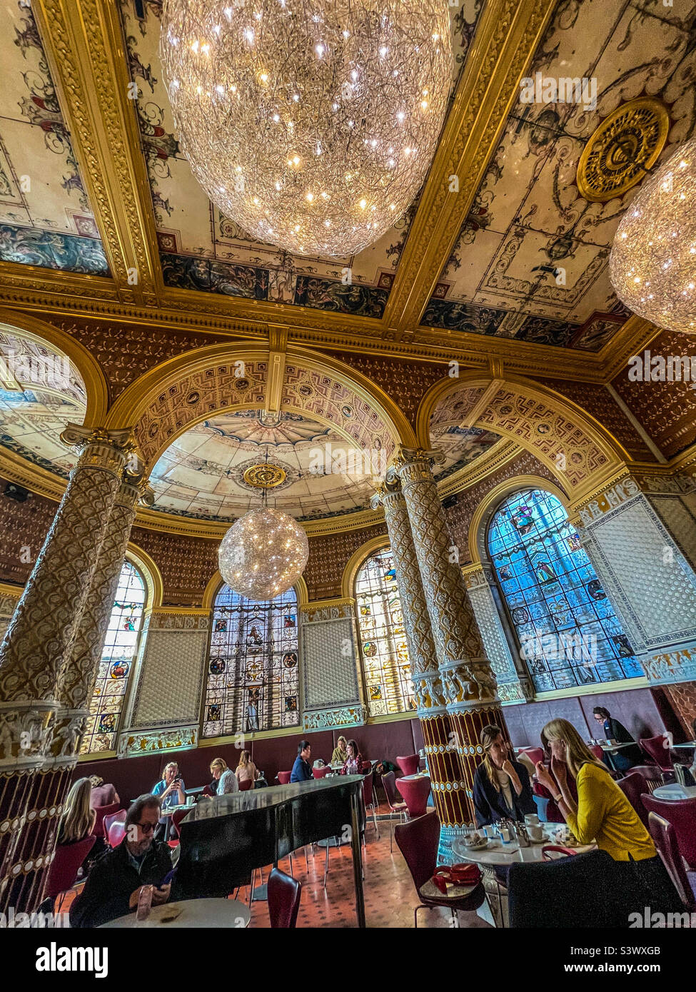 Museum cafe Banque de photographies et d’images à haute résolution - Alamy