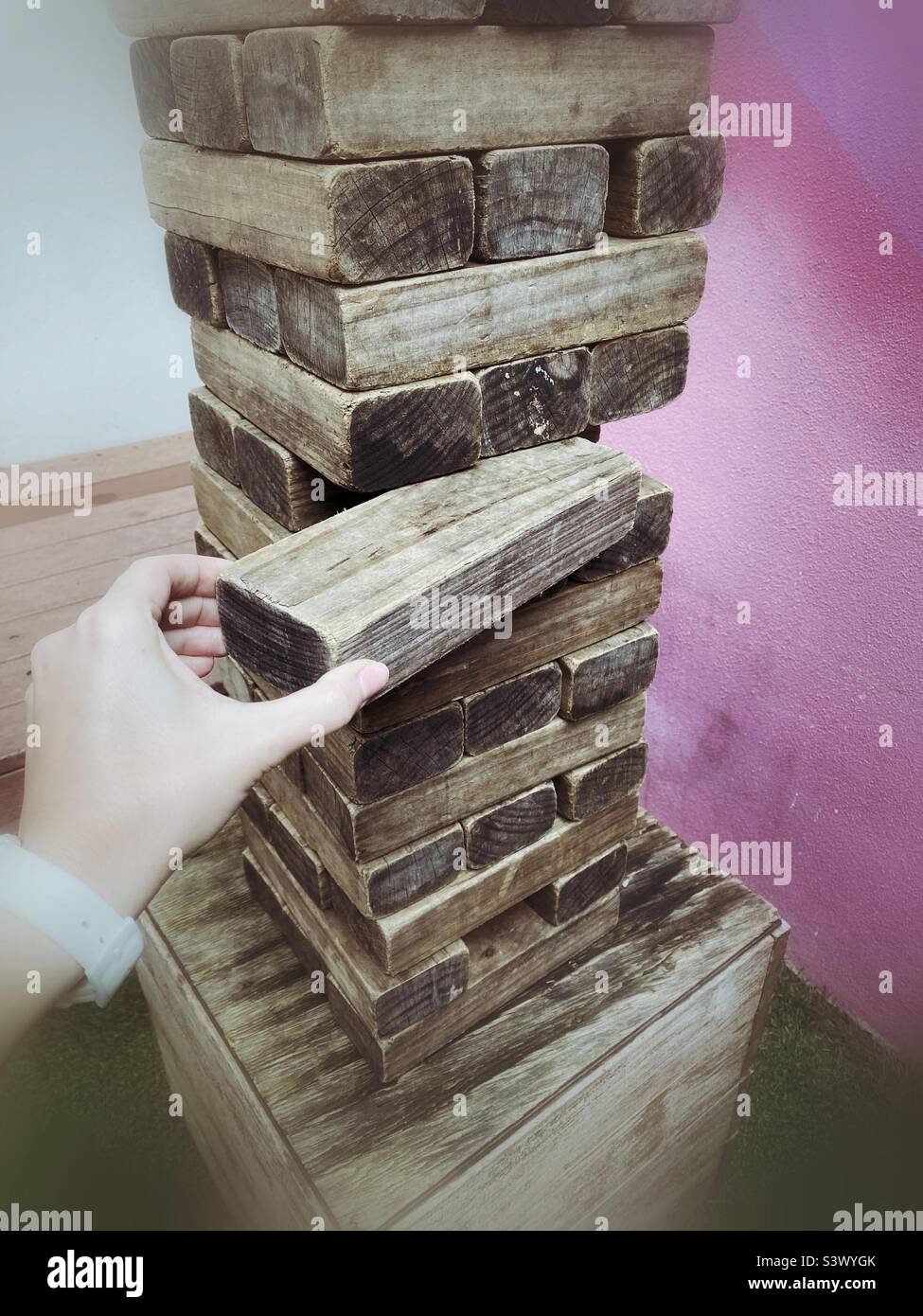 Giant jenga Banque de photographies et d’images à haute résolution - Alamy
