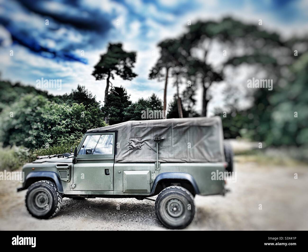 Land rover long wheel base Banque de photographies et d’images à haute ...