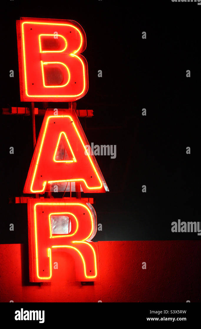 Neon bar sign Banque de photographies et d’images à haute résolution ...