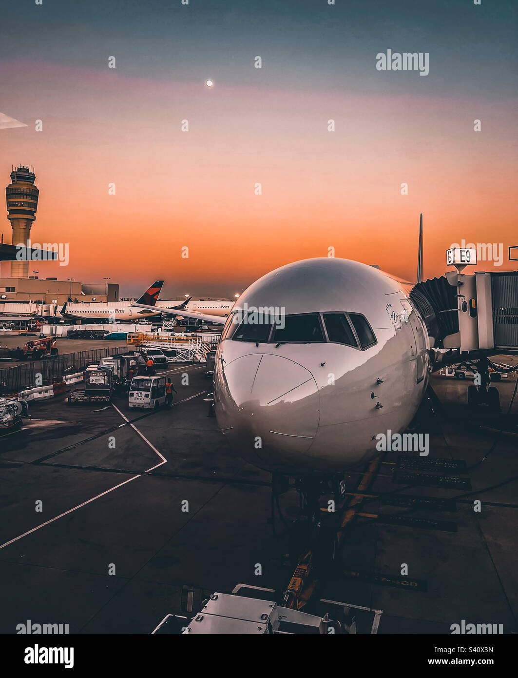 Mode avion Banque de photographies et d’images à haute résolution - Alamy