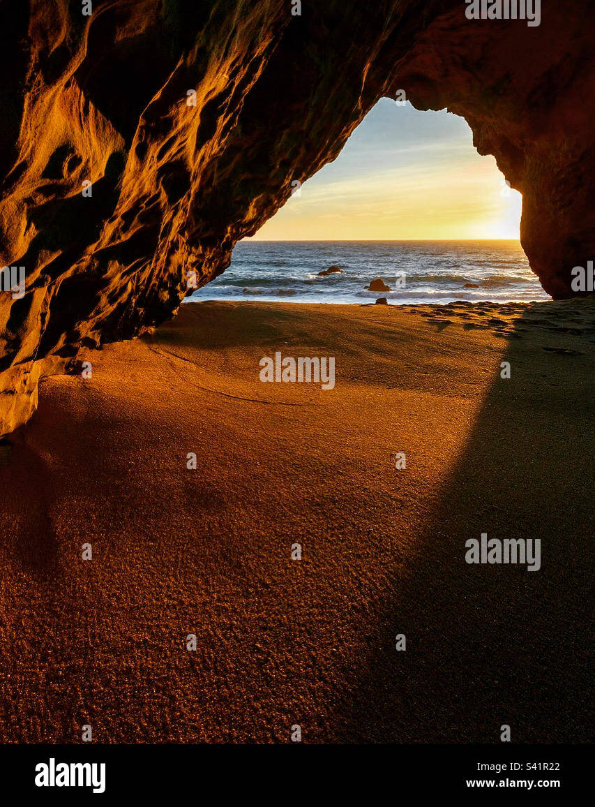 Trou naturel Banque de photographies et d’images à haute résolution - Alamy