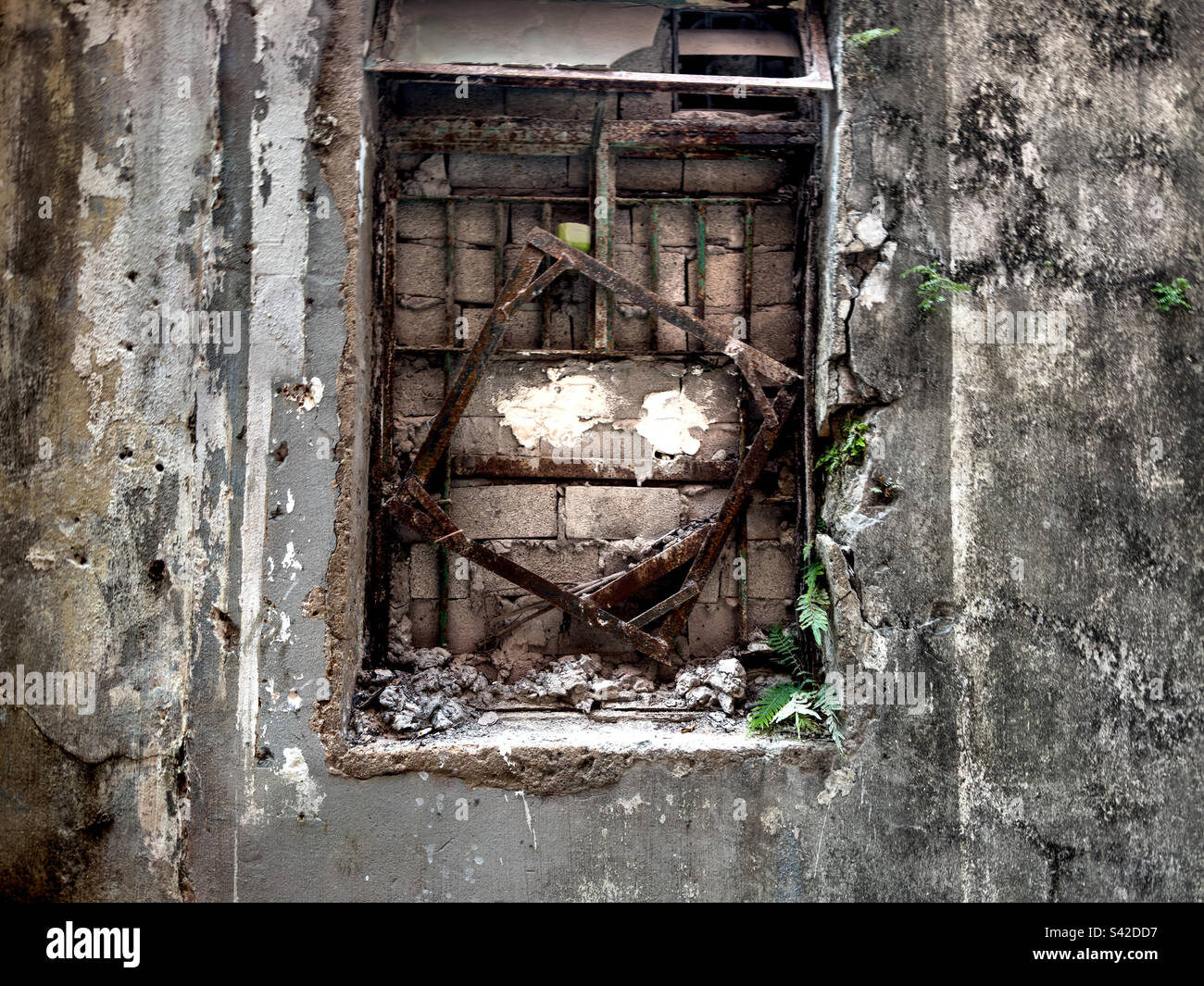 Crumbling infrastructure Banque de photographies et d’images à haute ...