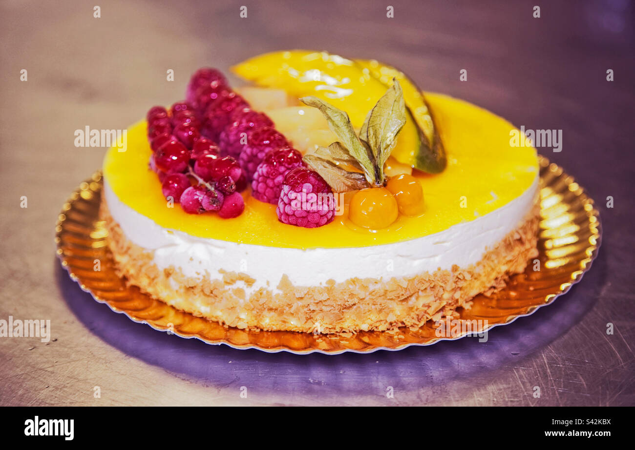 Fruity cake Banque de photographies et d’images à haute résolution - Alamy